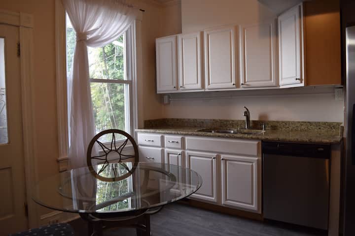 Private 1st Floor Apartment In Better Waverly - Baltimore, MD