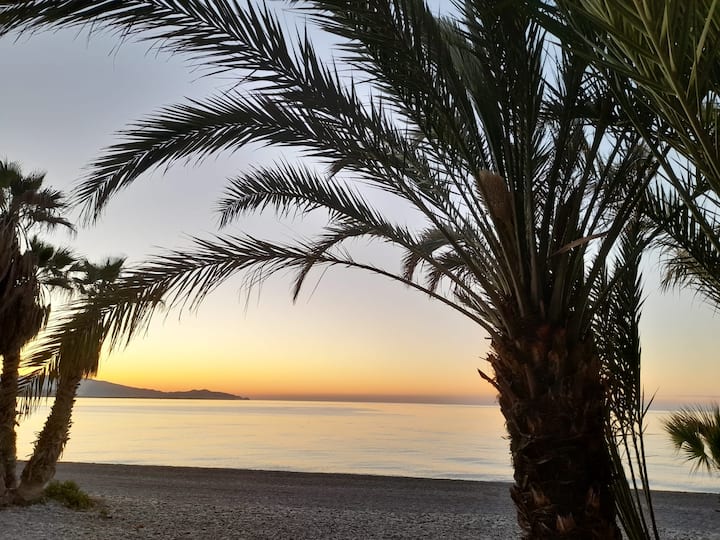 Playa Velilla Almuñécar Piscina Solo En Verano - Salobreña