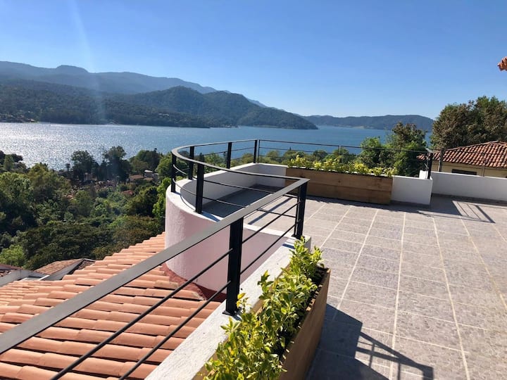 Increíble Vista, Súper Ubicación, Alberca Techada - Valle de Bravo