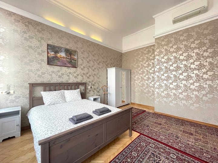 Classic And Modern Luxury Apartment With 12 Ppl - Budapešť