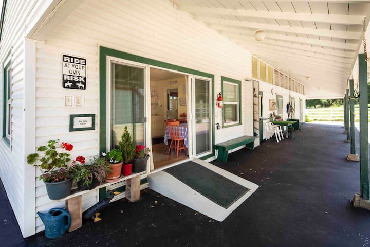 Barlocker's Rustling Oaks Ranch - The Studio - Big Sur, CA