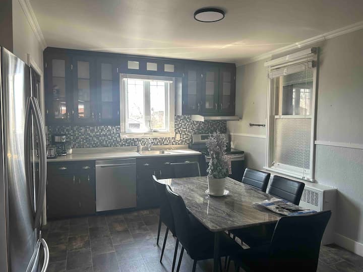 Le 163, Grand 5-1/2, Situé Près De Tout! - Quebec City