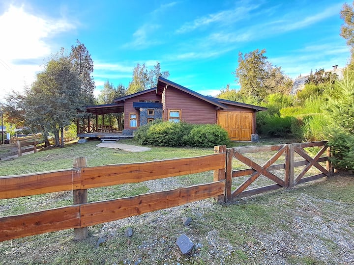 Casa Los Lagos, Refugio De Montaña - Villa La Angostura