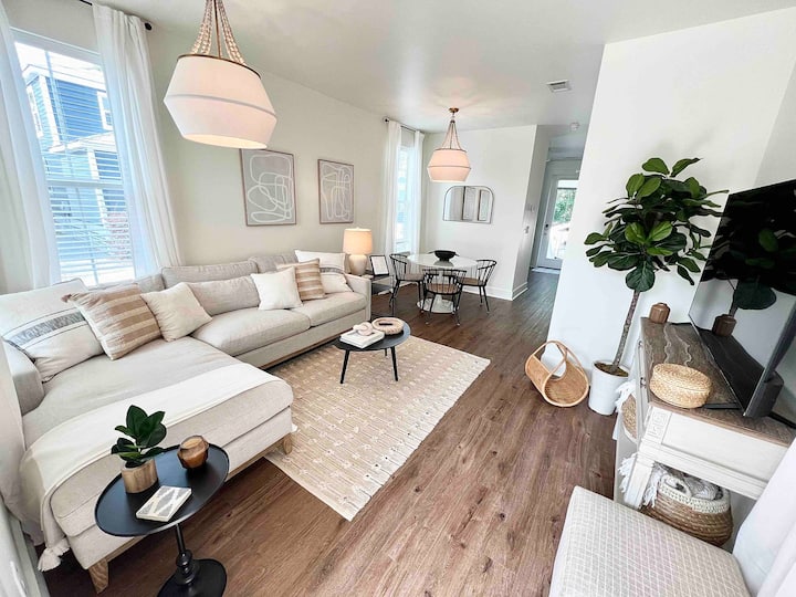 Downtown Ocean Springs Cottage With Golf Cart! - Ocean Springs, MS