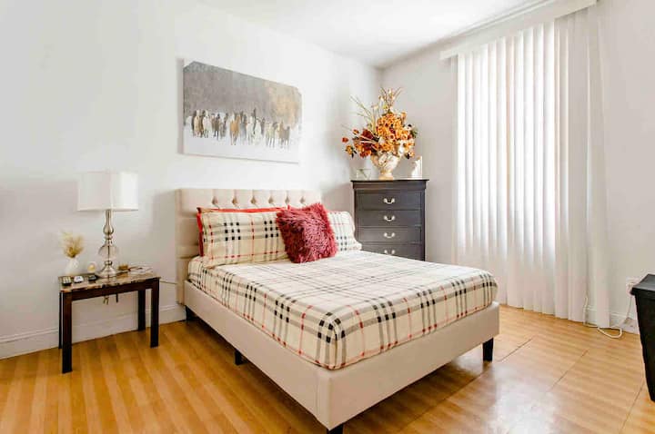 Lovely Spacious 1bedroom Apartment In The Bronx! - New York