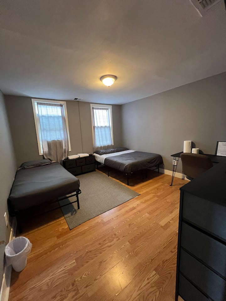 Rest & Connect Near Rutgers & Rwj: Shared House - Edison, NJ