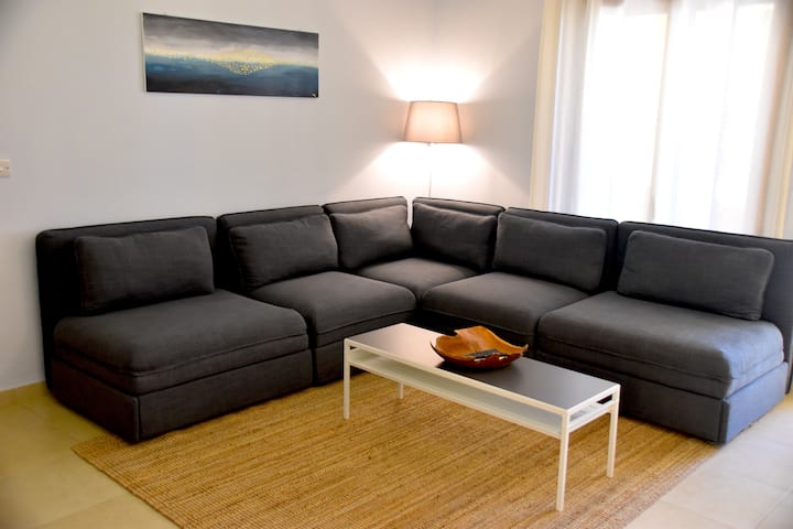 Drei-zimmer-wohnung Mit Privatem Pool Und Blick Auf Das Mittelmeer - Zypern