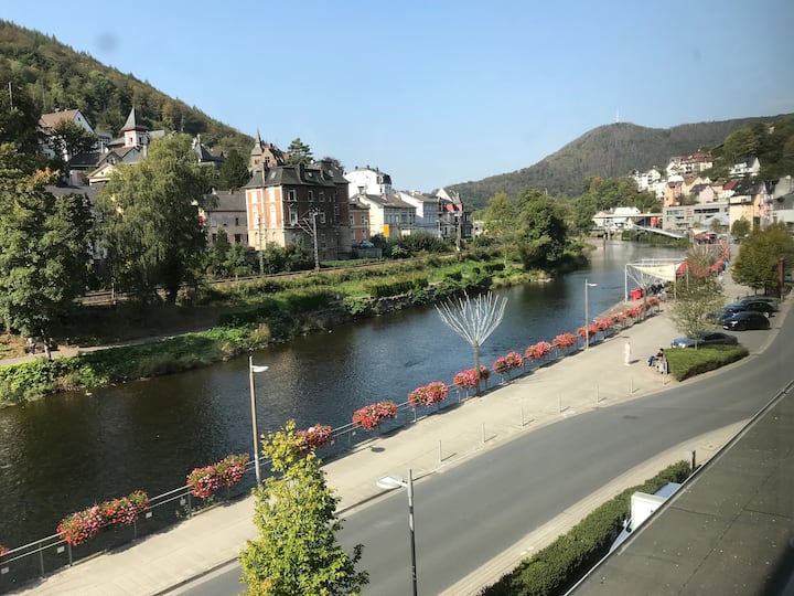 Ferienwohnung Am Lenneufer In Der Burgstadt Altena - Altena