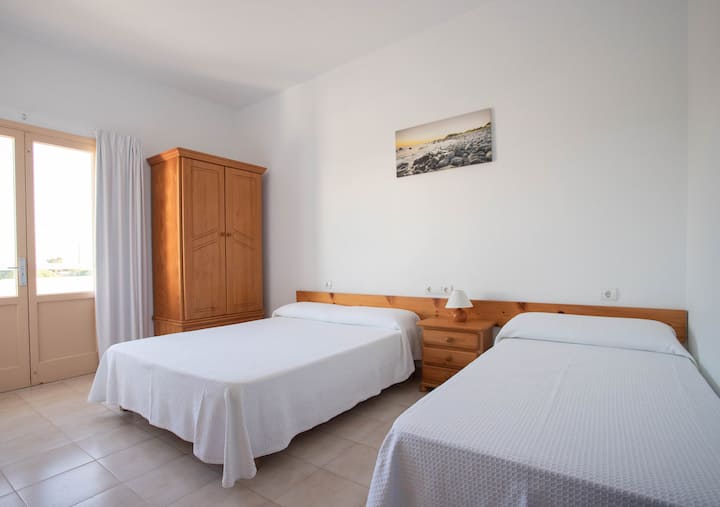Hostal Mayans - Hab. Vista Piscina/pool View - Formentera