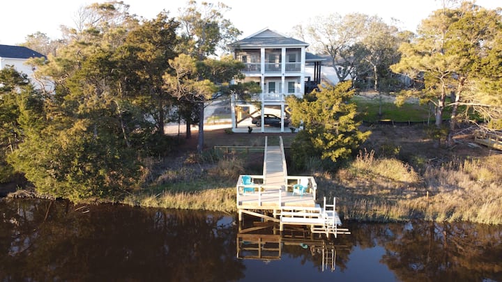 Short Beach Walk. On Davis Canal. Bring Your Kayak - Oak Island, NC