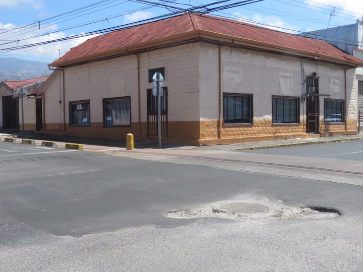 Full Family Apartment Tourist Rest Stop Cartago - Cartago