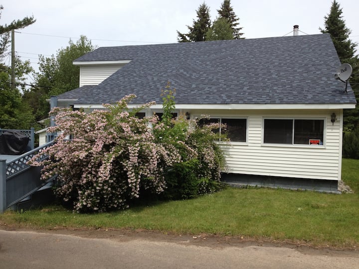 Large Pine Cottage - Shediac