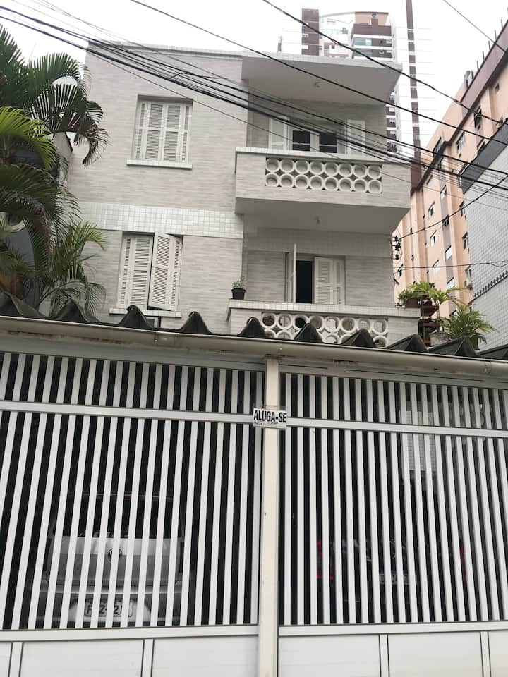 100 M Da Praia/pompéia Em Santos - Santos