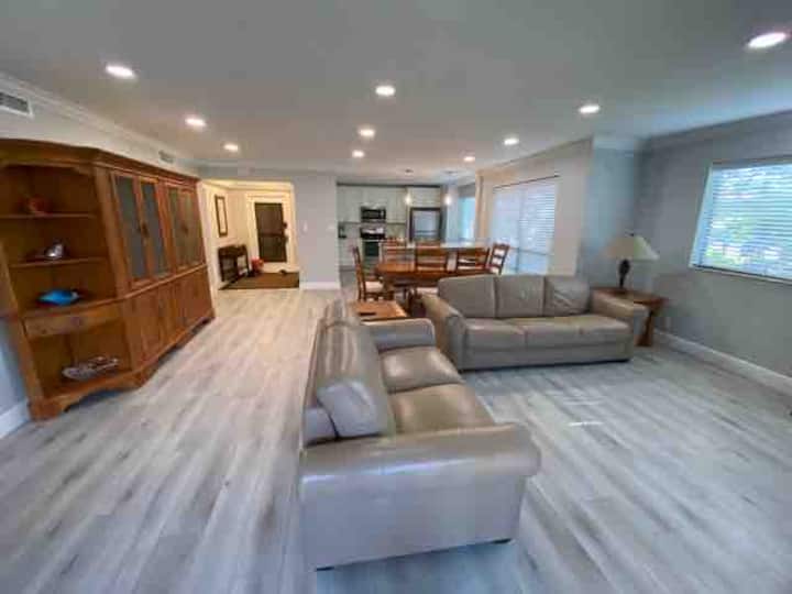 Fully Renovated Pga National Villa With View - Palm Beach Gardens, FL