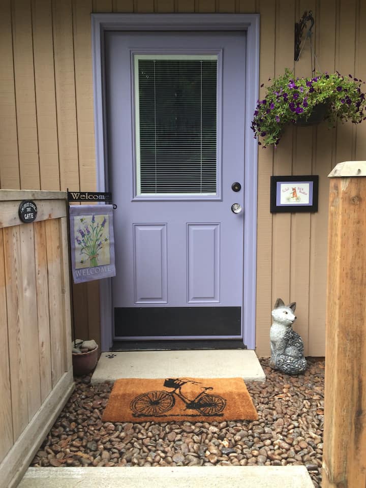 Fox Trail Bed And Breakfast - Sammamish, WA