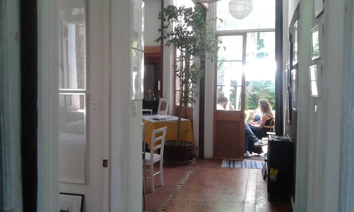 Cálida Casa-atelier En Pleno Barrio Bellavista - Providencia