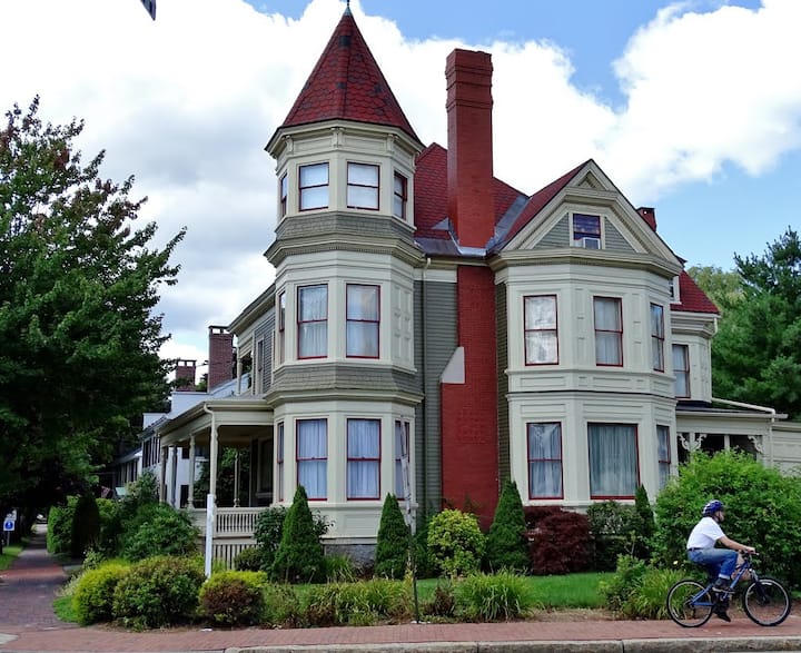 The Gregory House, Close To Beaches & Portland - Biddeford, ME
