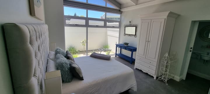 Eaton Cottage (A) - Port Elizabeth