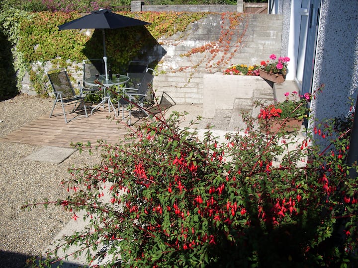 Charming, Secluded, 2 Bed-roomed Apartment  In The Heart Of Wexford Town - Wexford