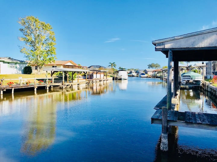 4 Bed On The Creek, 10 Min To Beach & Space Center - Cocoa, FL