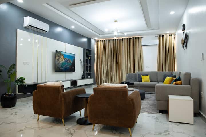3 Bedroom Home With Superfast Wifi & 247 Security - Lagos, Nigeria