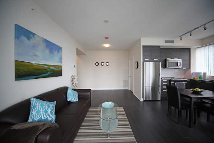 Professionally Managed 2br Condo Square One C22 - Brampton