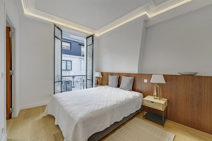 2 Pièces Champs Elysées-montaigne - Paris