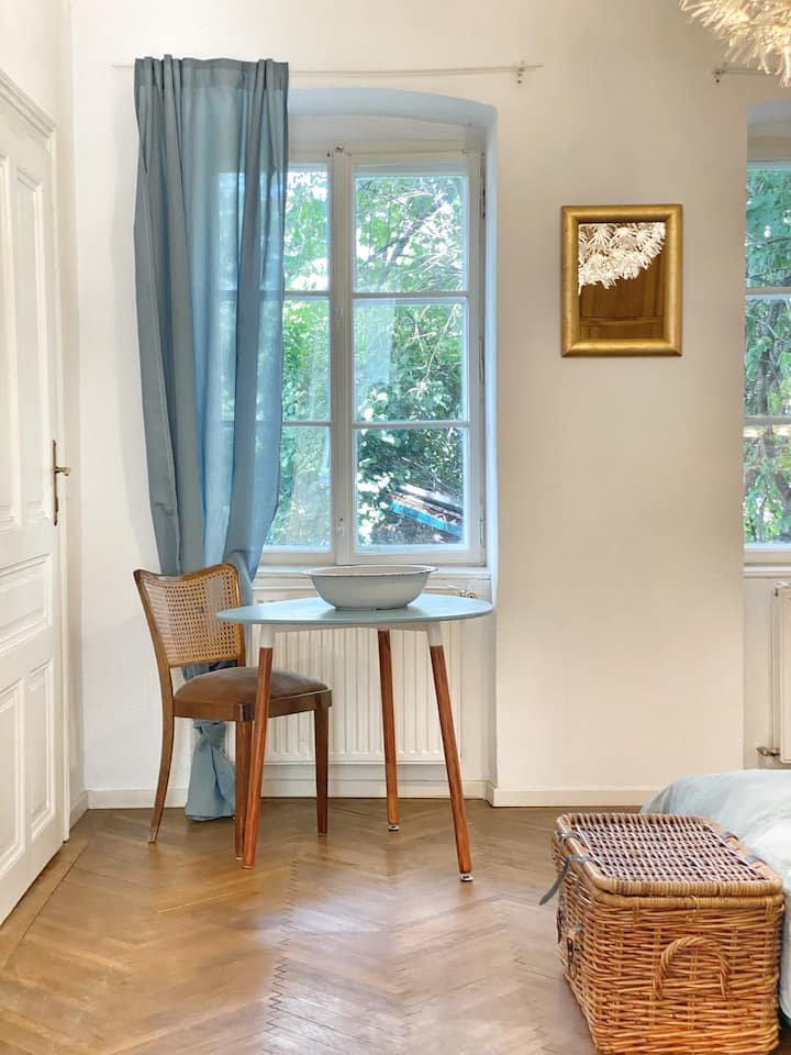 Charming Appartment In Ancient House - Stockerau