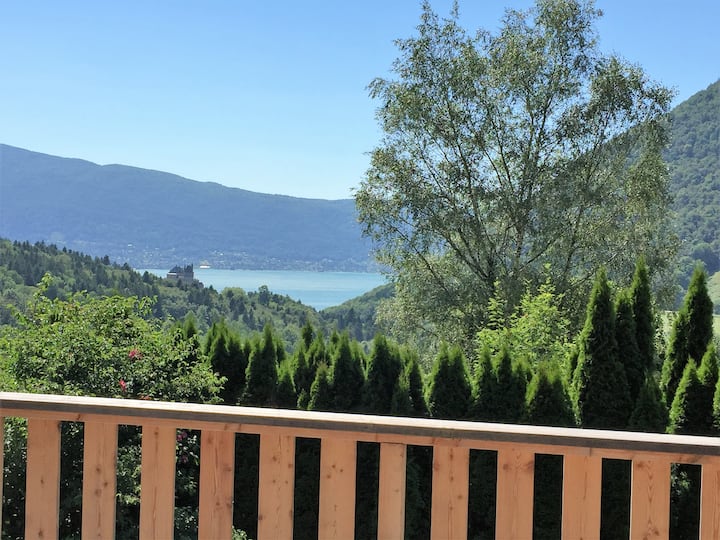 Chalet vue lac d'Annecy jusqu’à 12 personnes - Chalets à louer à Bluffy ...