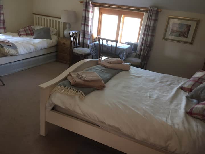 Quite Location With Beautiful Views In The Country - Glastonbury