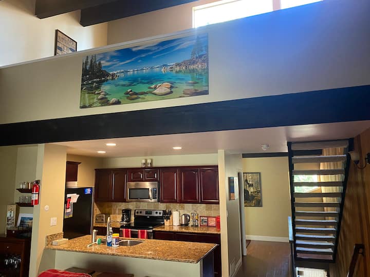 Modern 3 Bedroom Tahoe Condo For Beach And Ski - Kings Beach, CA