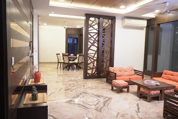 Raj Niwas  - 'Notre Patite Maison' - Ghaziabad