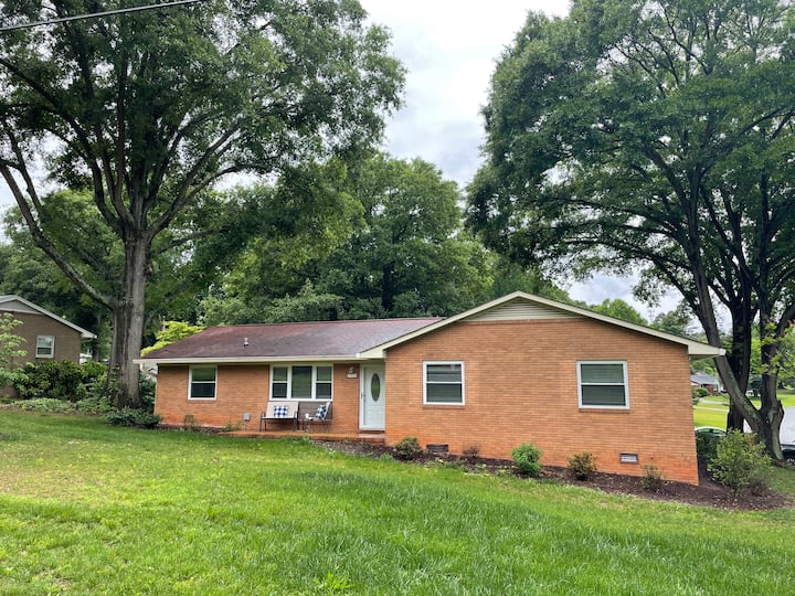 Rustic Belmont Ranch, 15 Min To Uptown Clt - ベルモント, NC