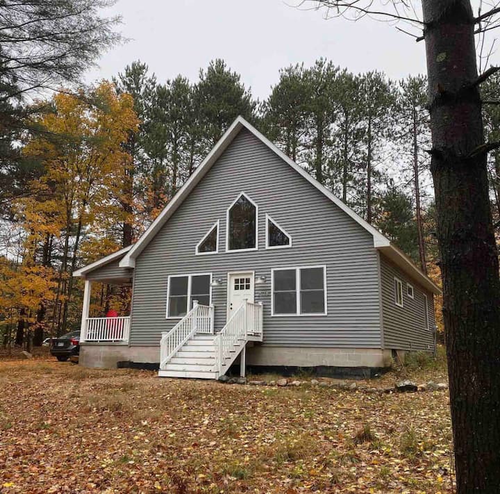 Torch Lake Cottage With 2 Bedrooms & Sleeping Loft - Torch Lake, MI