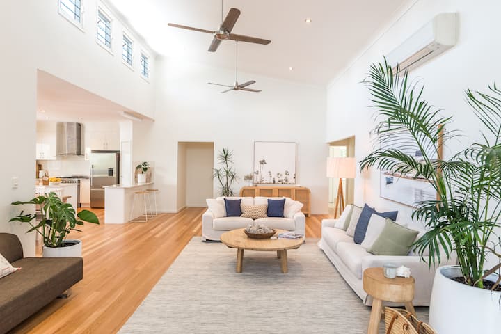 Coolum Luxurious Family Getaway☆walk To Beach - Peregian Beach