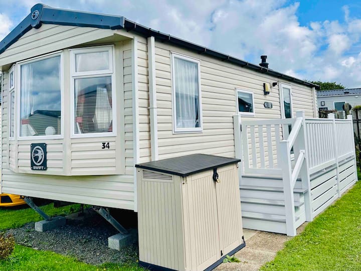 Seaside Caravan In North Devon - Westward Ho!