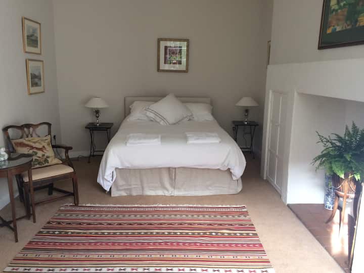 City Centre, Spacious Double Room - Edinburgh