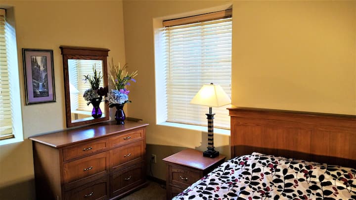 The Best!   New, Clean, Comfortable And Loaded! - Silverthorne, CO