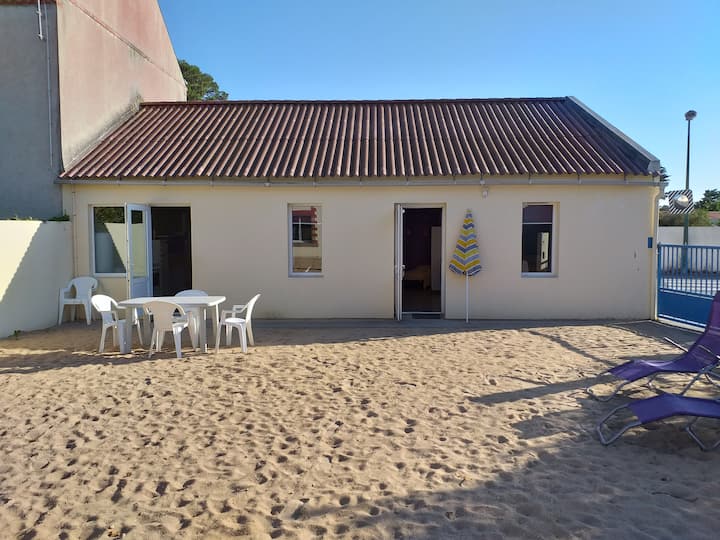 Location Tranquille Dans Une Ecole - Barbâtre