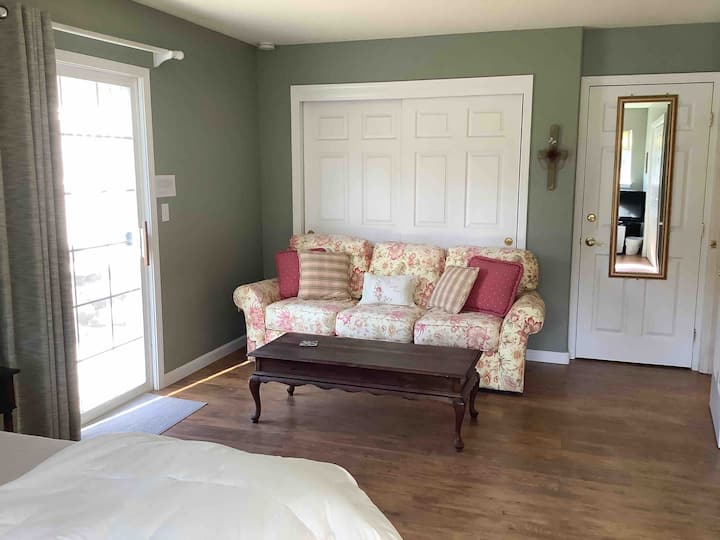 Clean, Quiet, Private Suite With Private Entrance - Cambria, CA