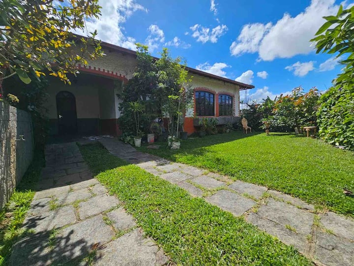 Casa Confortável Com Estacionamento Interno - Teresópolis