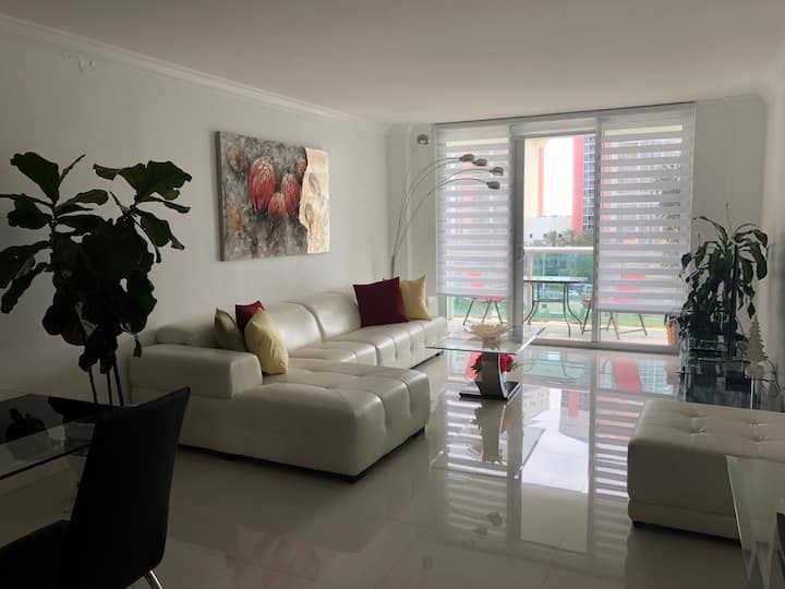 Departamento Nuevo Frente A La Playa Str-01356 - Sunny Isles Beach, FL
