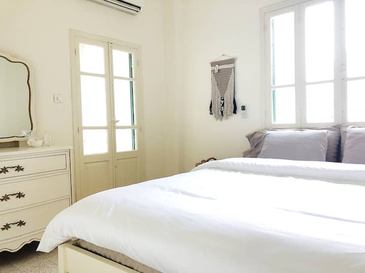 Cozy 2 Bdrm In Achrafieh, 24h Electricity - Bejrút