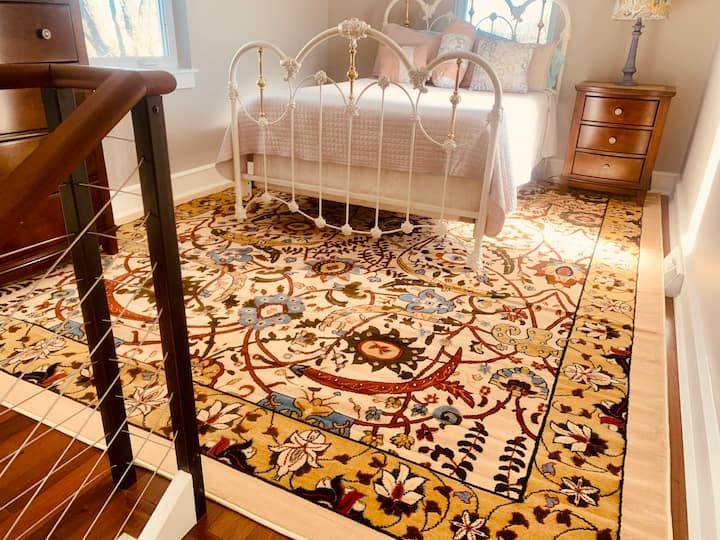 Castle Loft - Private Space In The Egyptian House - New Castle, DE