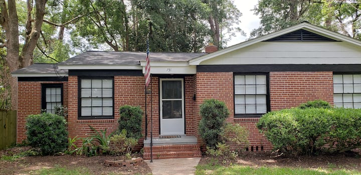 Quiet, Comfortable, And Central Midtown 4/2 Deal! - Tallahassee, FL