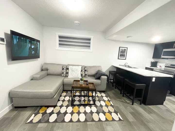 Private/quiet 1 Bedroom Legal Basement Suite - Edmonton