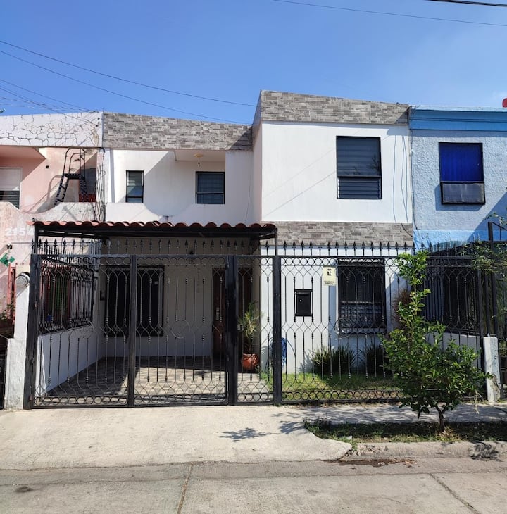 Residencia Amueblada Cerca De Expo Gdl - Guadalajara