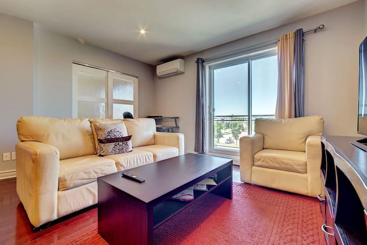 Quiet 2-bdr Downtown Condo - Min 60 Days - Montréal, QC