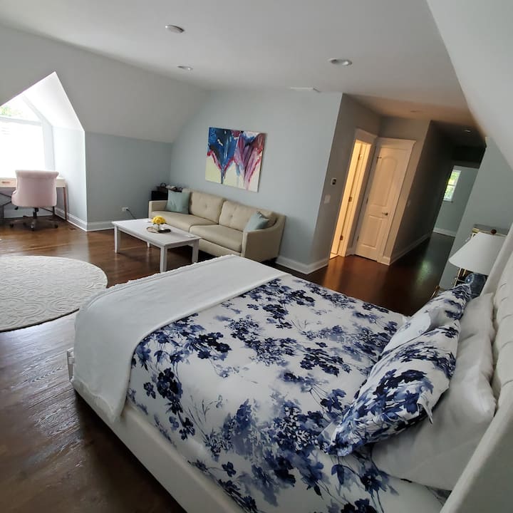 Private Suite-beautiful Historic Chicago Red Brick - Evanston, IL