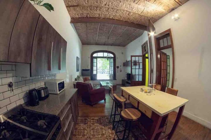 Casa Alegre Con Patio - San Martin, Argentina